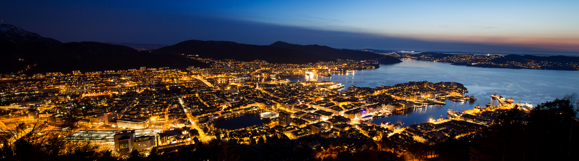 Bergen, Norway at night by Christer Rønnestad [OS][2000 x 556] : r/CityPorn